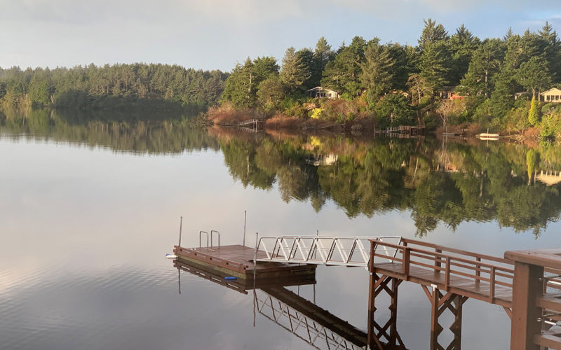 Floras Lake Getaway - Lakefront Vacation Rental on Oregon Coast